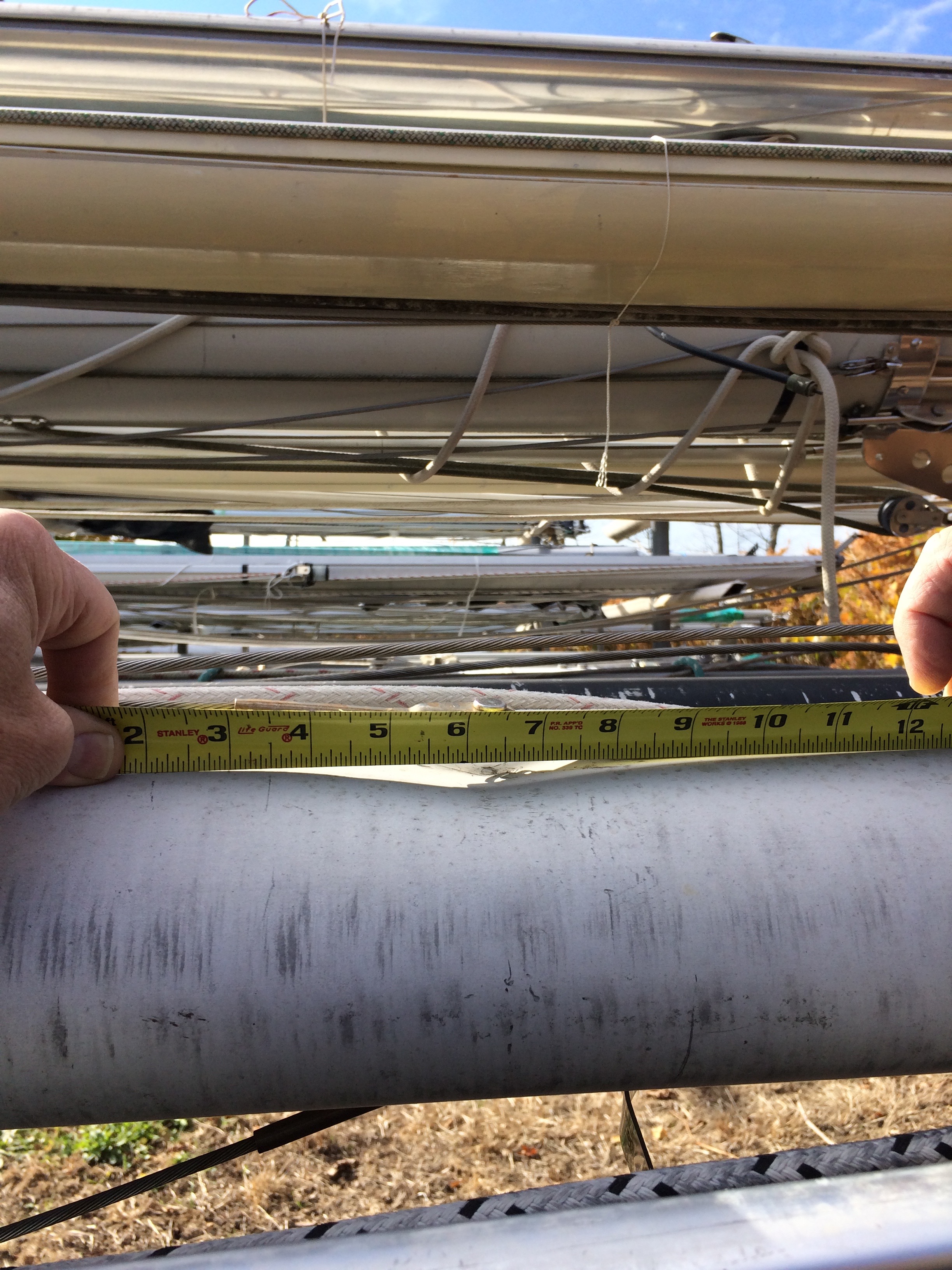 Well look at that. There’s a dent in our mast. – Adventures on the Club